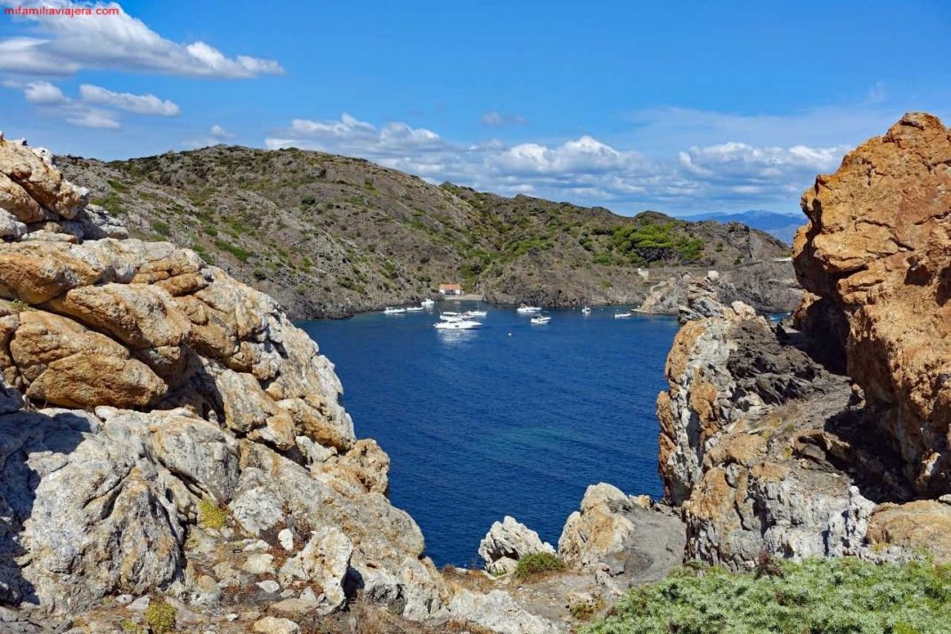 Senderismo en el Parque Natural del Cabo de Creus con niños